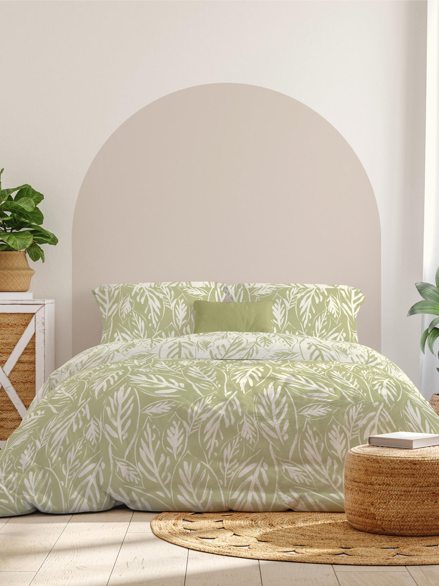 LAURA – COMFORT HOME FURNISHING UK LIMITED.